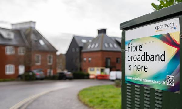 Full fibre vs fibre broadband – what is the difference? | Fibre Compare